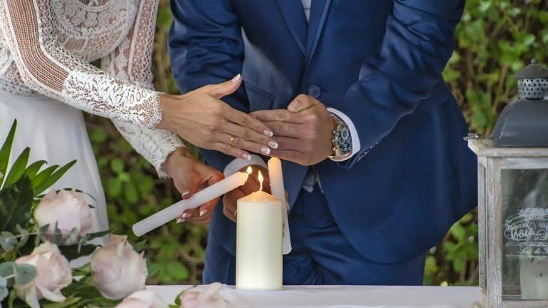 Hochzeitskerze ein klassisches Ritual in der freien Trauung